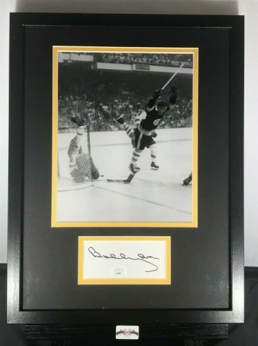 Bobby Orr | Autographed Hockey Memorabilia & NHL Merchandise
