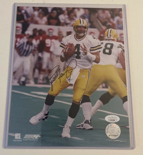 Brett Favre | Autographed Football Memorabilia & NFL Merchandise