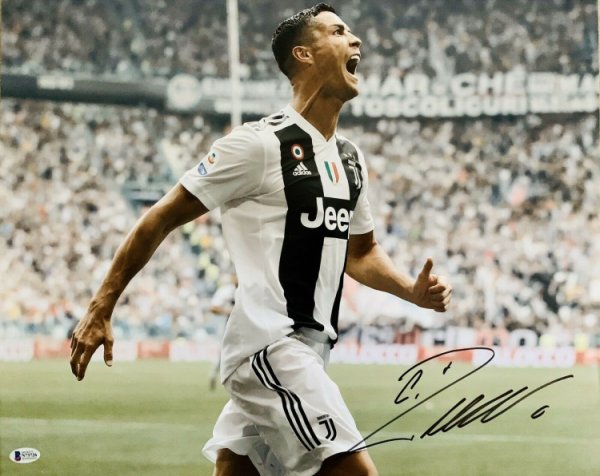 Cristiano Ronaldo Autographed Memorabilia | Signed Photo, Jersey ...