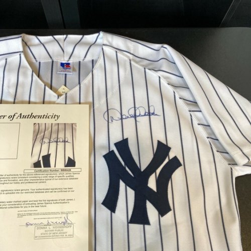 Derek Jeter | Autographed Baseball Memorabilia & MLB Merchandise