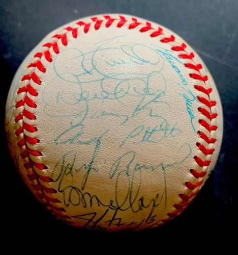 Derek Jeter | Autographed Baseball Memorabilia & MLB Merchandise