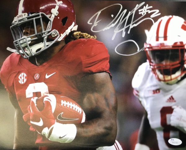 Derrick Henry Autographed Memorabilia | Signed Photo, Jersey ...