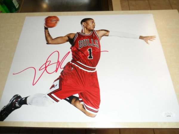 Derrick Rose Autographed Memorabilia | Signed Photo, Jersey ...