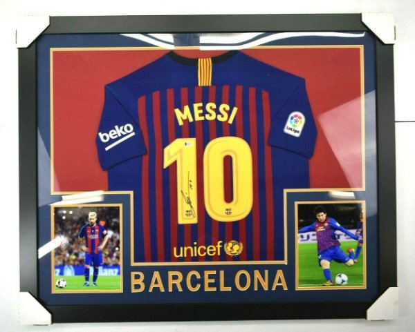 Lionel Messi Autographed Memorabilia | Signed Photo, Jersey ...