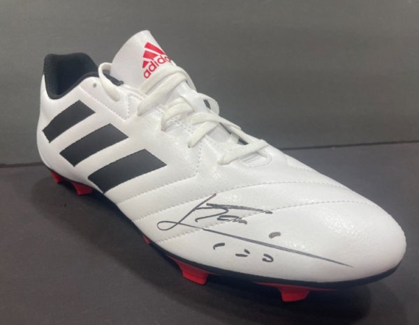 Lionel Messi Autographed Memorabilia | Signed Photo, Jersey ...