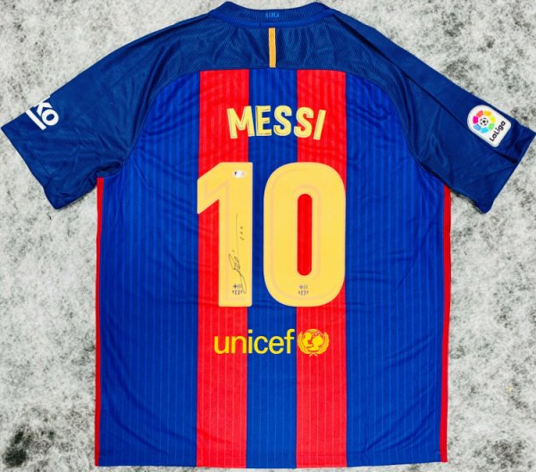 Lionel Messi Autographed Memorabilia | Signed Photo, Jersey ...