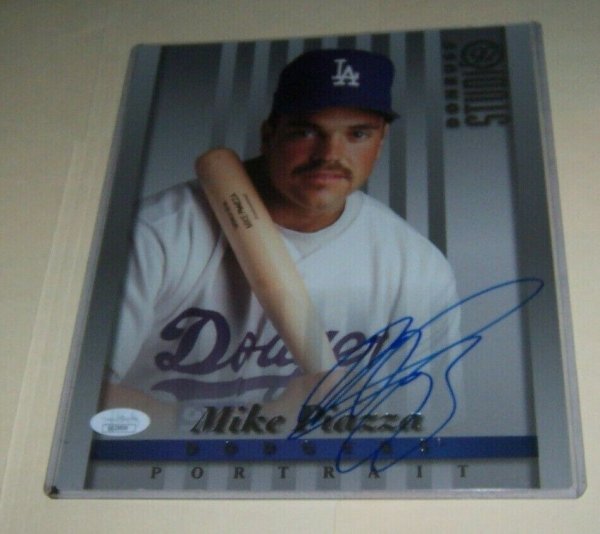 Mike Piazza Autographed Memorabilia | Signed Photo, Jersey ...
