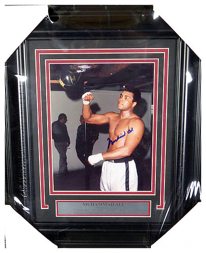 Muhammad Ali Autographed Memorabilia | Signed Photo, Jersey ...