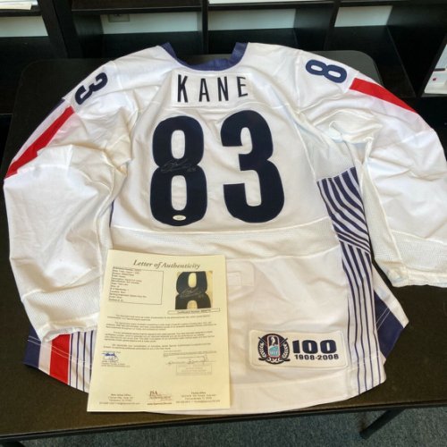 Patrick Kane Autographed Memorabilia | Signed Photo, Jersey ...