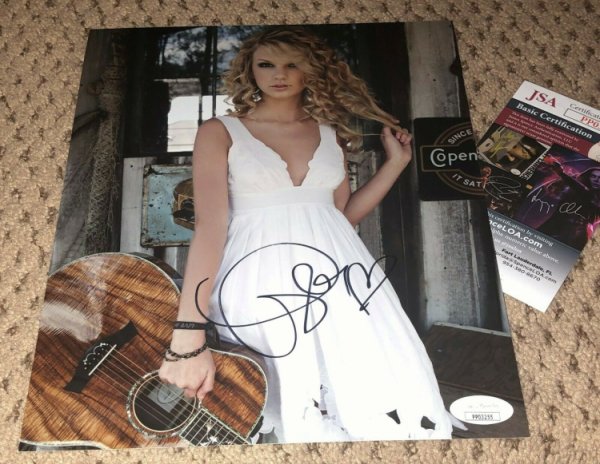 Taylor Swift Autographed Memorabilia | Signed Photo, Jersey ...