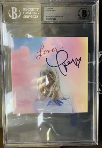 Taylor Swift Autographed Memorabilia | Signed Photo, Jersey ...