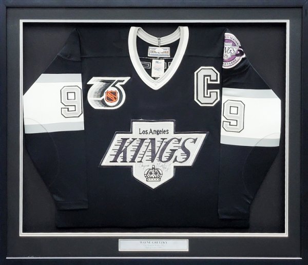 Wayne Gretzky | Autographed Hockey Memorabilia & NHL Merchandise