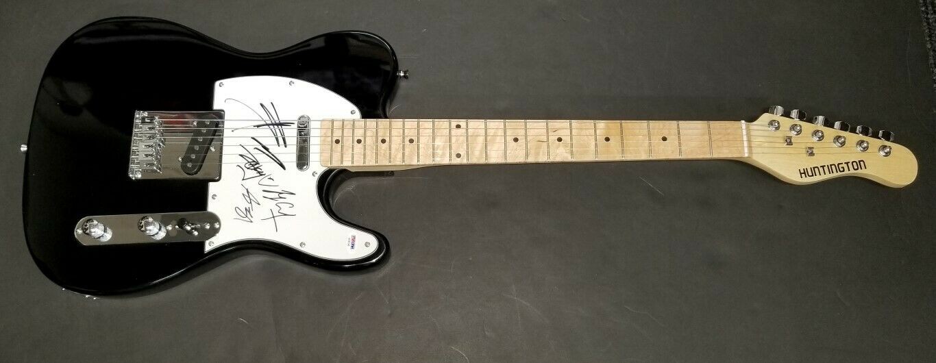 Avenged Sevenfold Autographed Signed Band Autographed Electric Guitar M ...