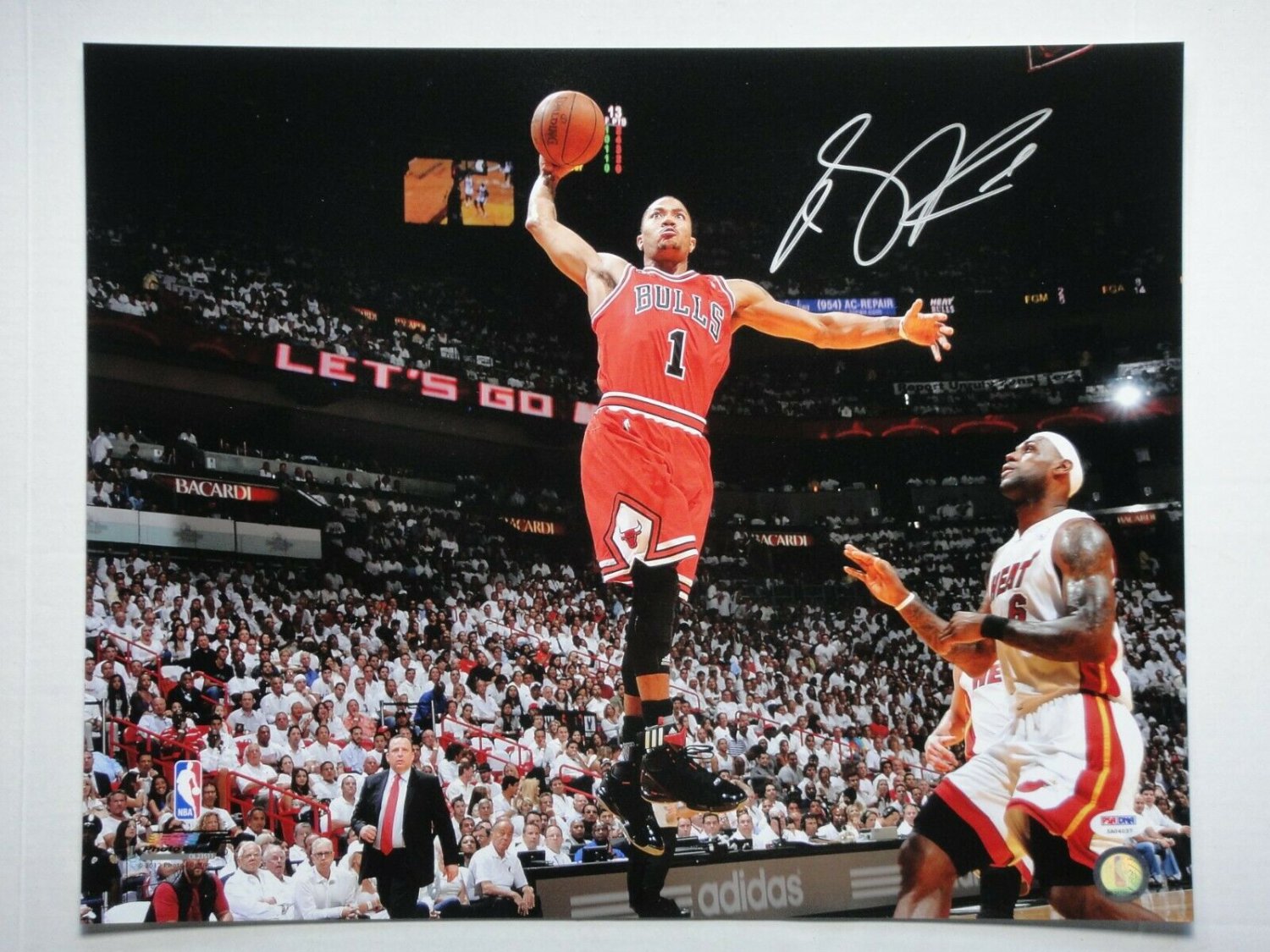 Derrick Rose Autographed Signed PSA/DNA 16X20 Photograph Autograph ...